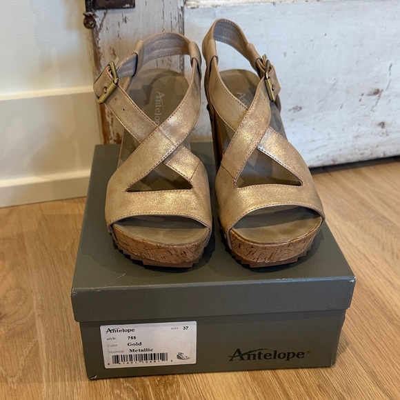 Antelope | Shoes | Antelope Shimmering Gold Platform Sandals | Poshmark